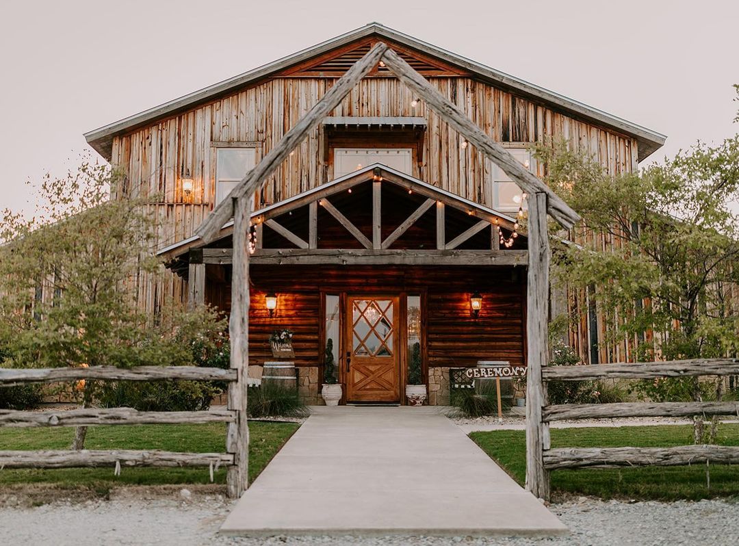 Rustic North Texas Wedding Venues Full of Southern Charm