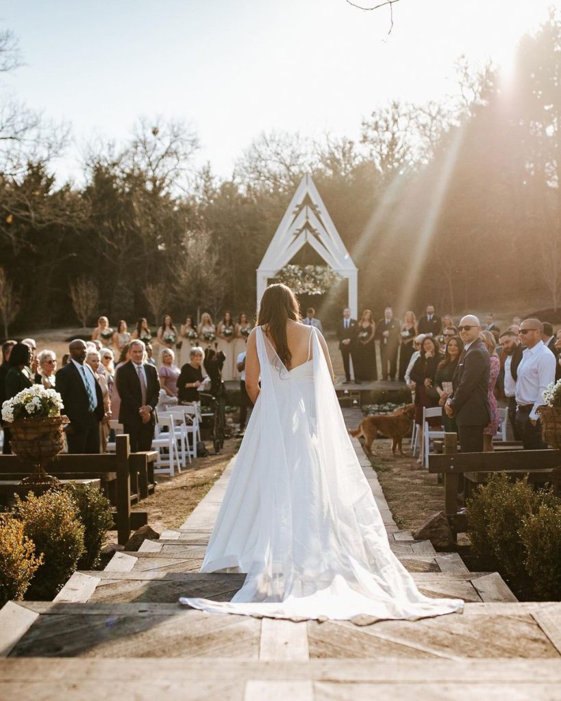 DFW Wedding Venues with Scenic Outdoor Spaces